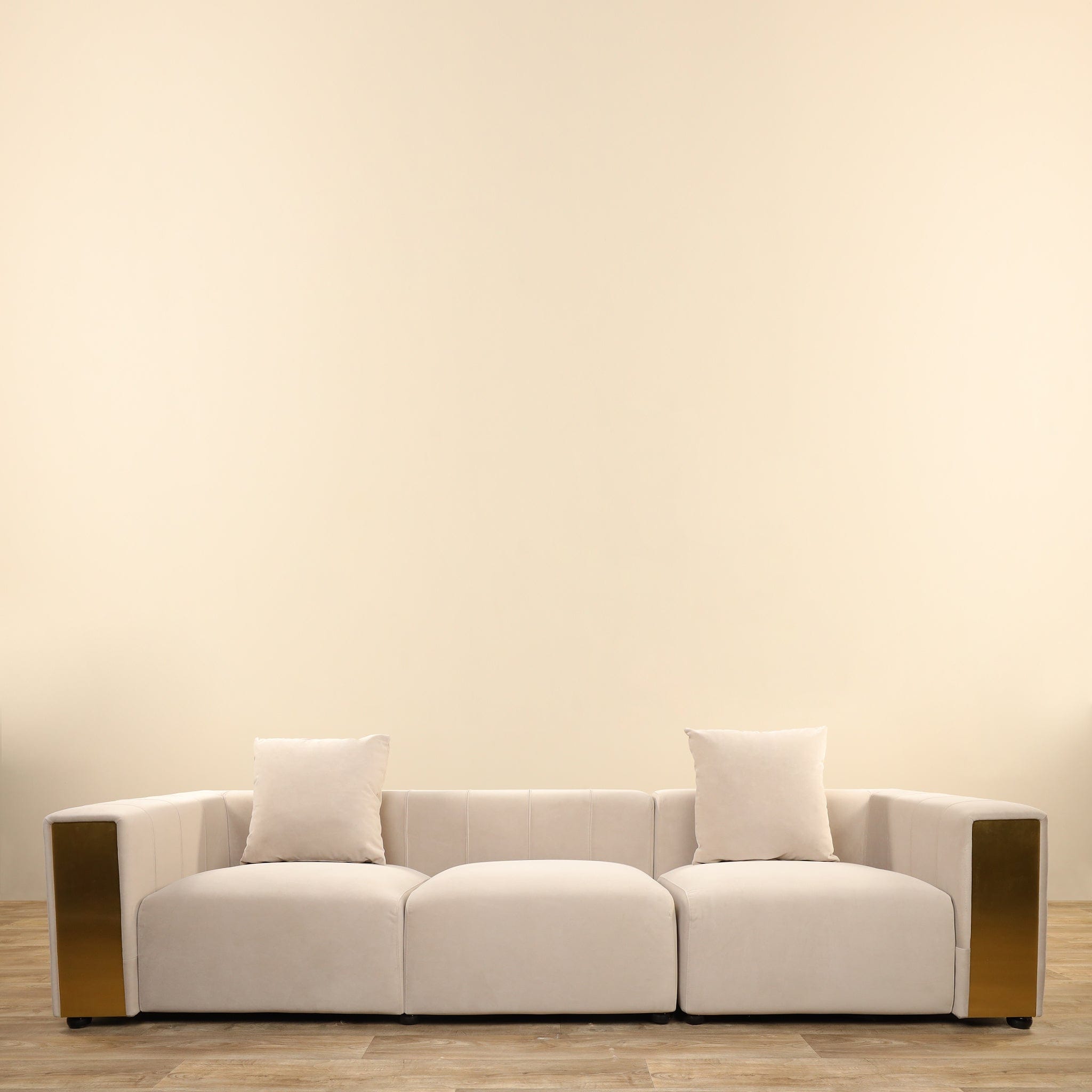 Juelz Sofa – Bloomr
